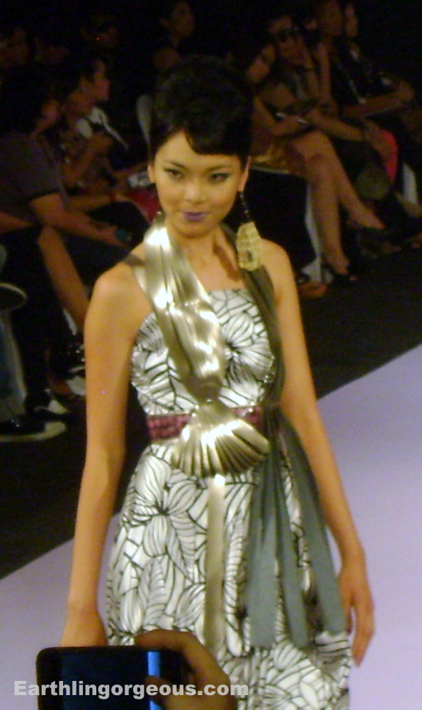 Philip Torres At The Philippine Fashion Week Holiday '09 | Earthlingorgeous